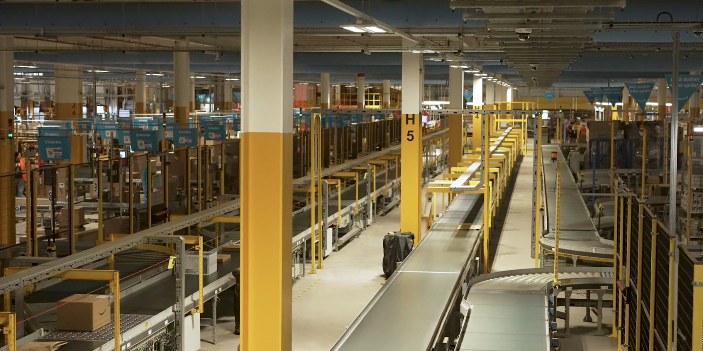 Amazon Career Tour: Robotics Fulfilment Centre | Springpod